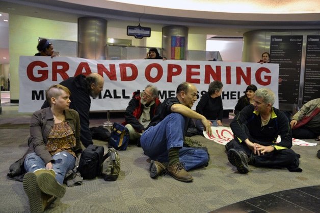 City committee votes to open up more shelter beds - NOW Magazine