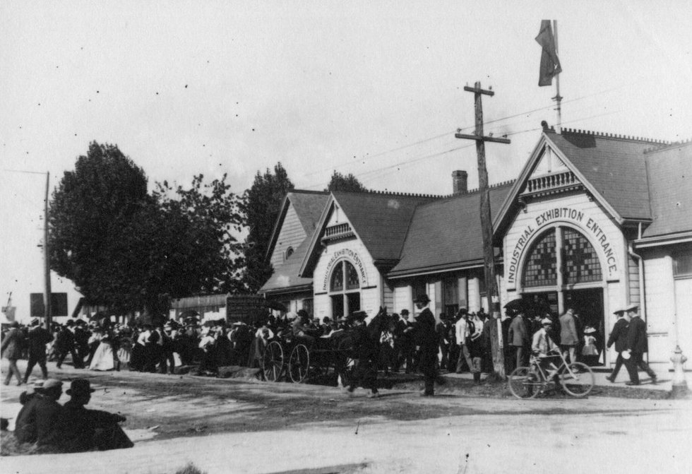 Five nostalgic photos that capture the CNE's history - NOW Magazine
