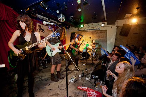 Sheezer shaker - NOW Magazine