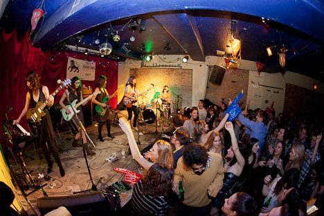 Sheezer shaker - NOW Magazine