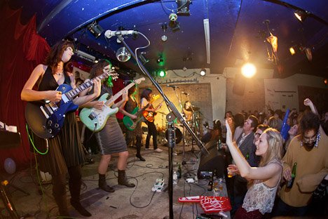 Sheezer shaker - NOW Magazine