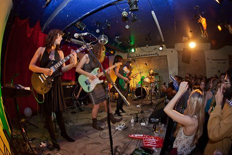 Sheezer shaker - NOW Magazine