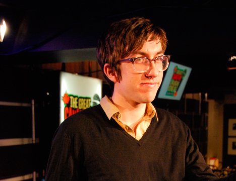 Mark Little laughs off with $25,000 Yuk Yuk's prize - NOW Magazine