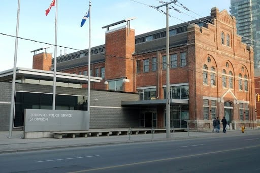 2 Toronto cops charged after allegedly stealing confiscated booze - NOW ...