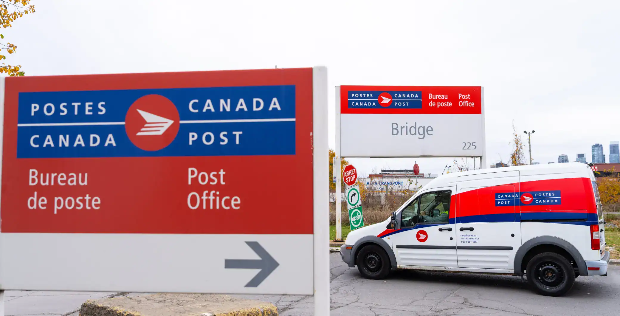 Canada Post workers issue 72-hour strike notice, could hit picket lines ...