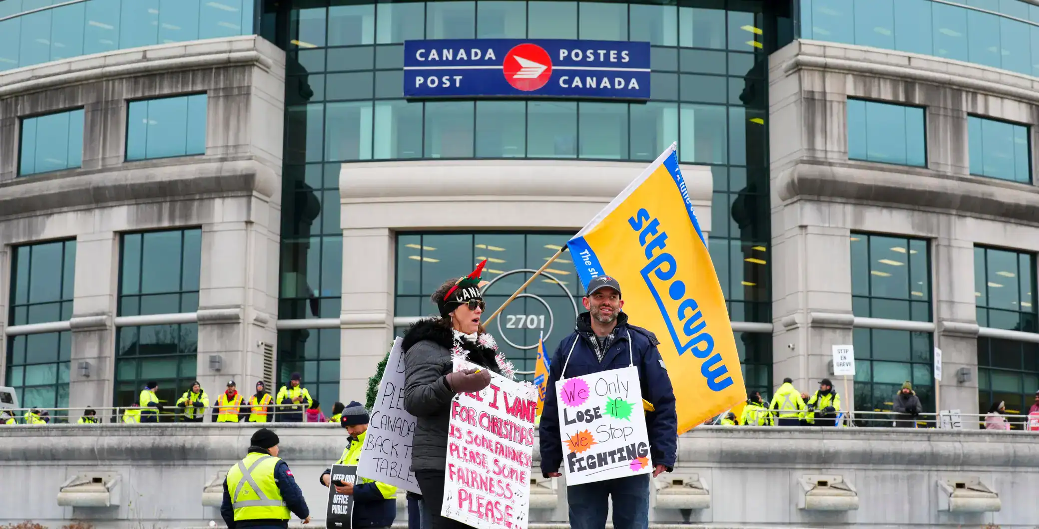 Canada Post calls out union for public comments amid ongoing strike ...