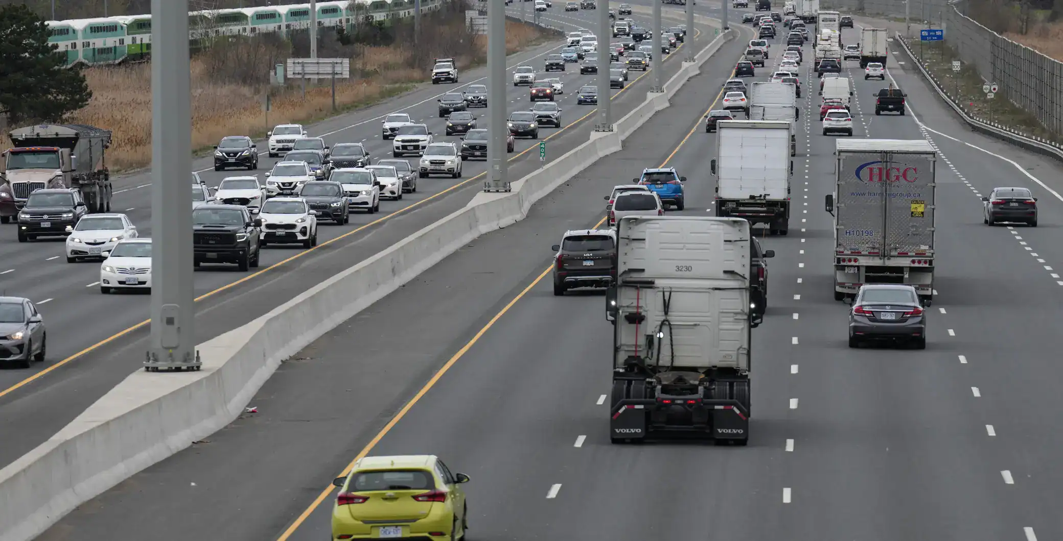 ‘It’s a deathtrap,’ Many Ontarians fear driving on Highway 401, road ...